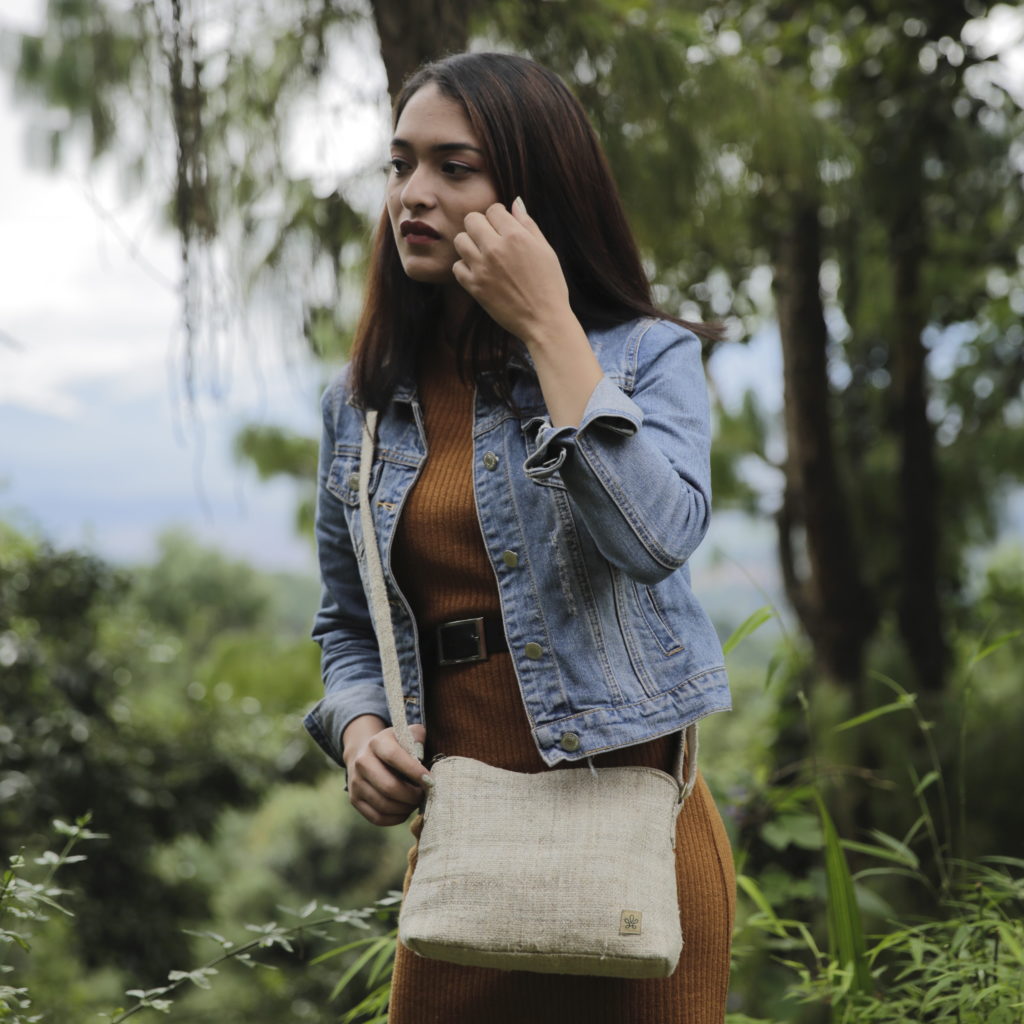 Sac à main trishuli sable - Atome Boutique